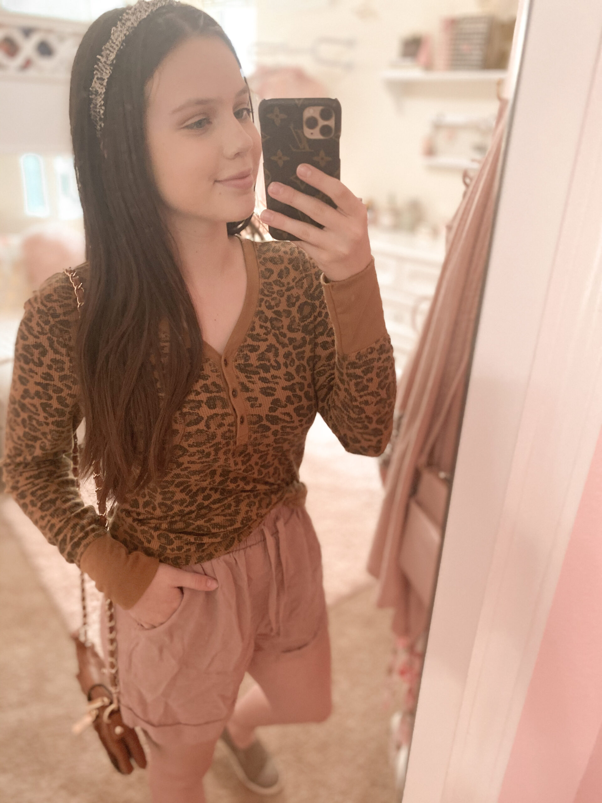 Casual Fall Shorts Outfit + The #1 Best Shorts For Autumn