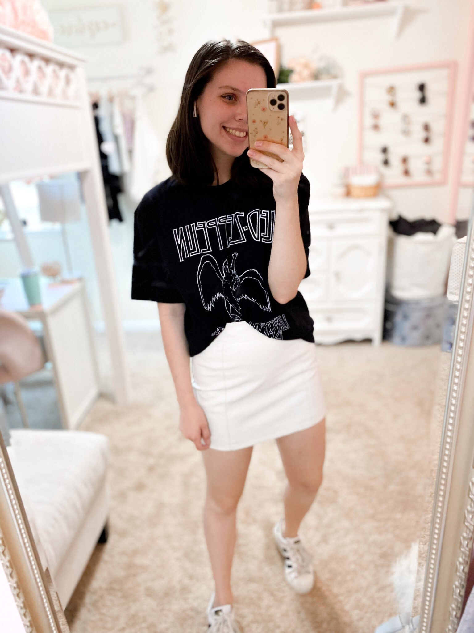 20+ Cute School Outfit Ideas (All Different Styles!)